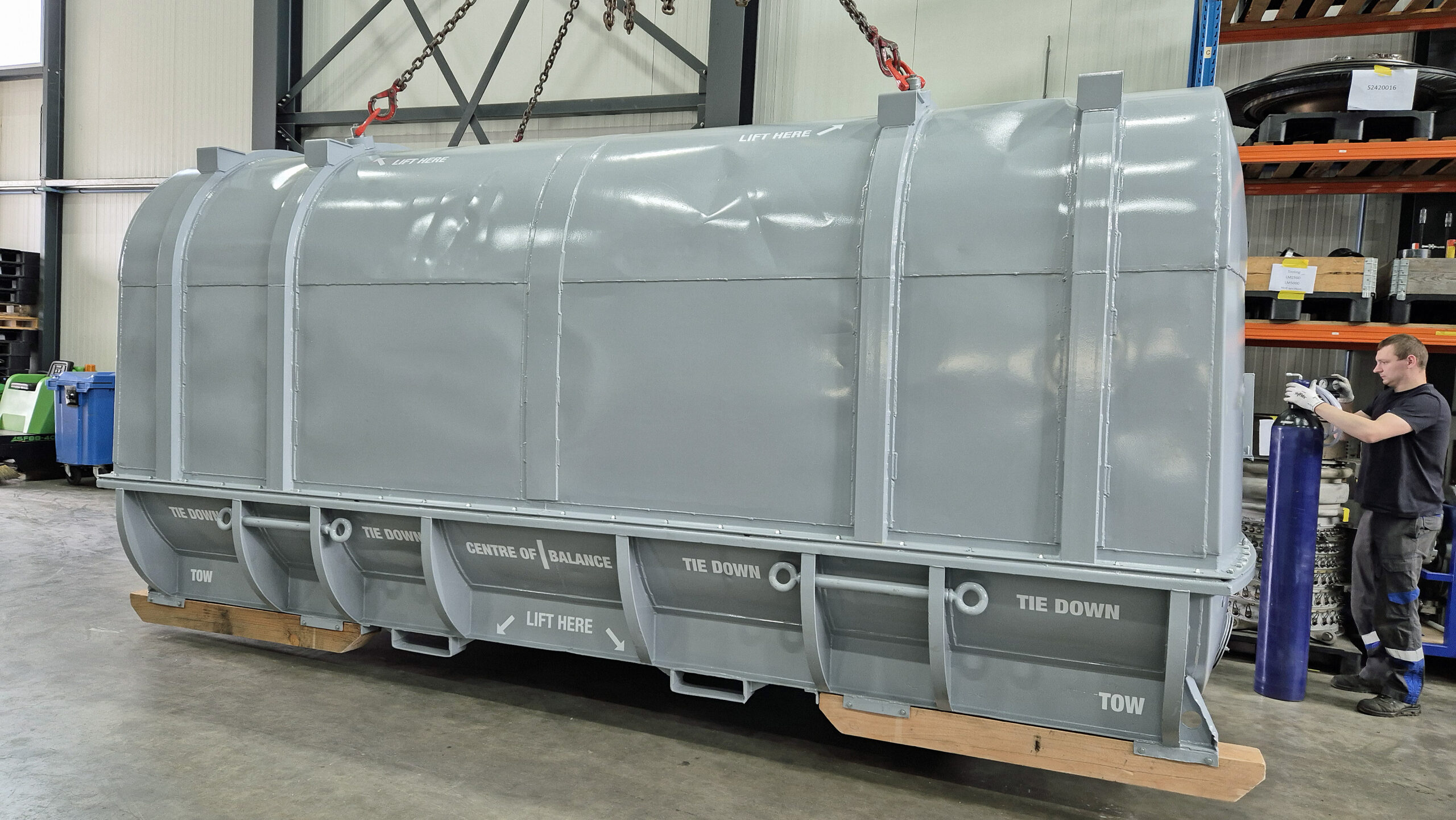 Refurbishment LM5000 shipping containers - MFSupport